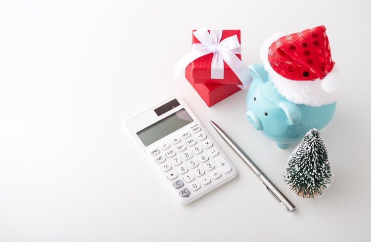A 2023 Guide to Master Holiday Expenses Management
